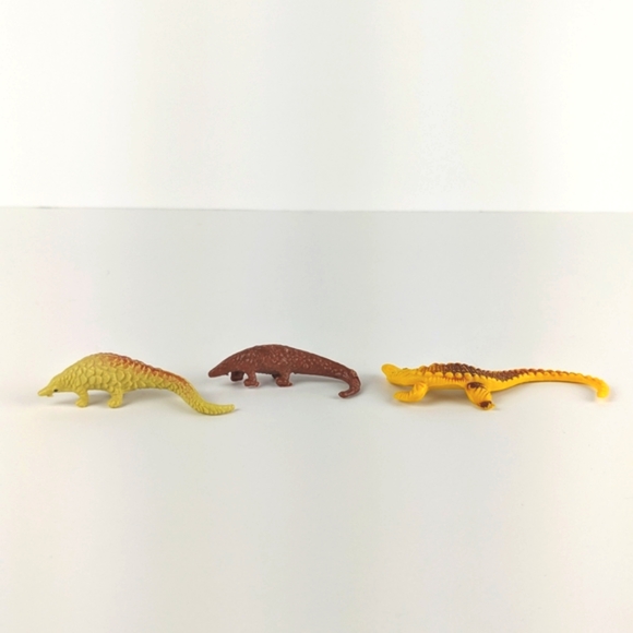 Toys | Mini Vintage Llamas Rabbits Pangolins Alligators Toys 7pack ...